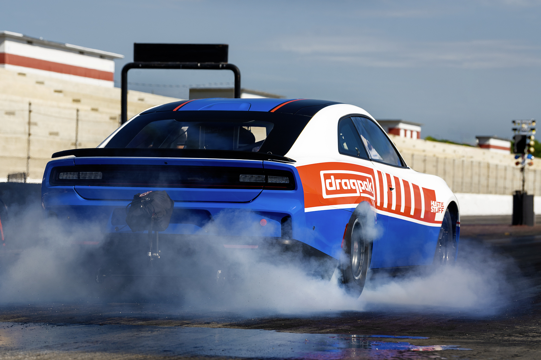 Dodge Unveils the Limited Edition Charger Drag Pak